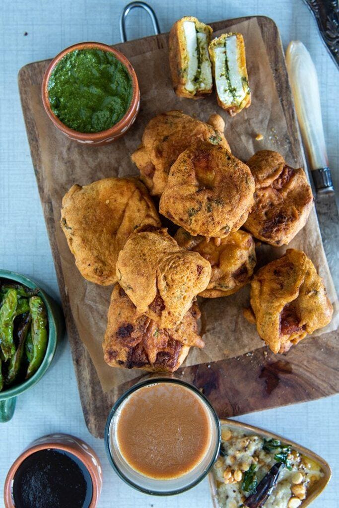Stuffed Paneer Pakoda Recipe - mytastycurry.com